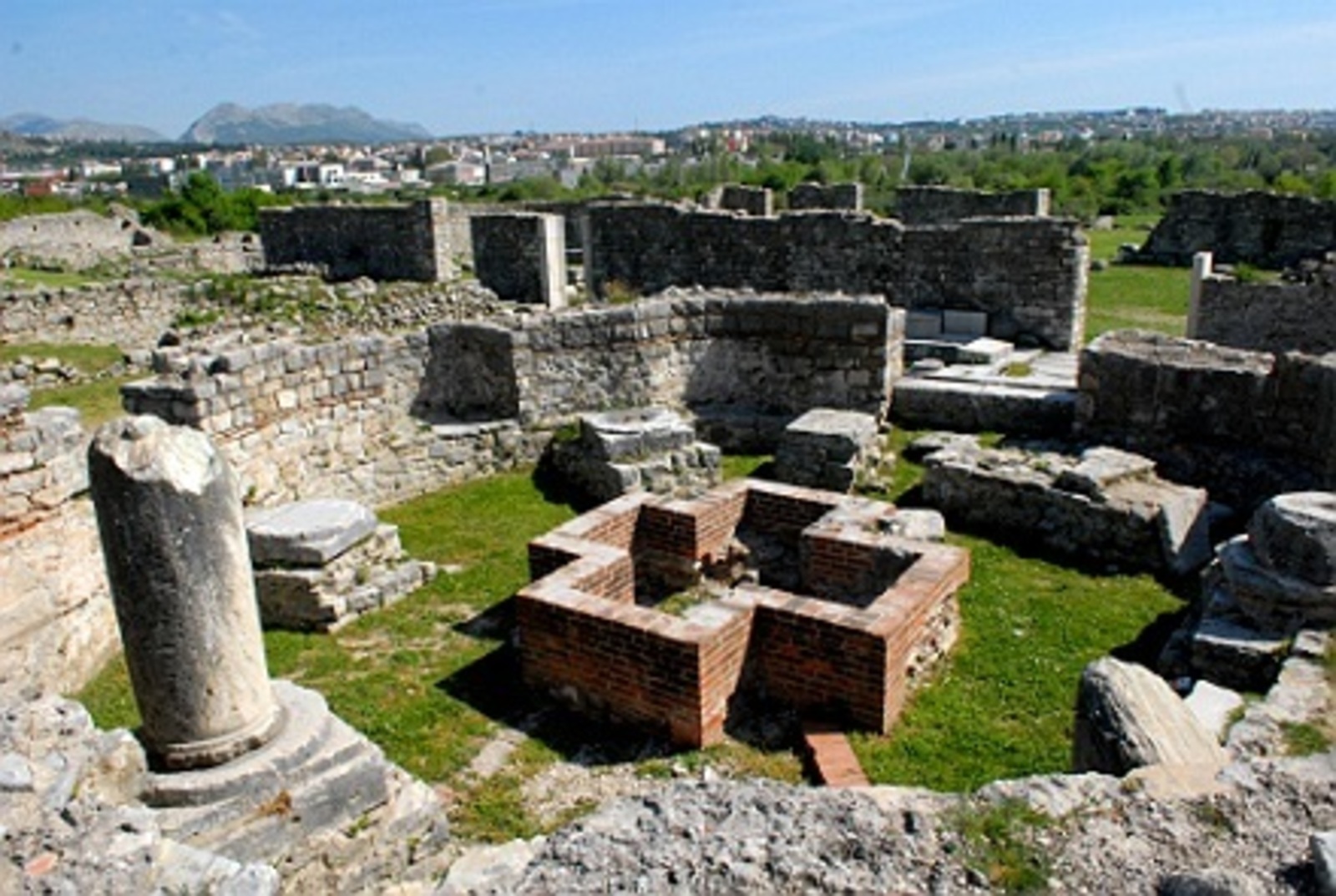 Point 6 – Cathedral – Audio guide by Storytellerguide.com | tmatic.travel