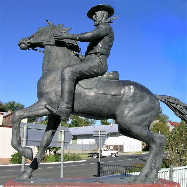 Thunderbolt's Statue – Audio guide by Constance Noon | tmatic.travel