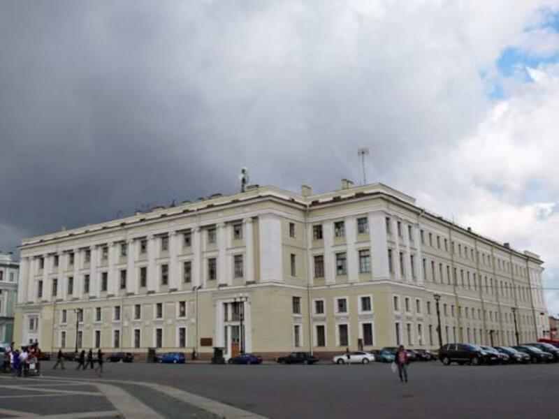 Building of the Corps Of Guards – Audio guide by Вокруг Света ...